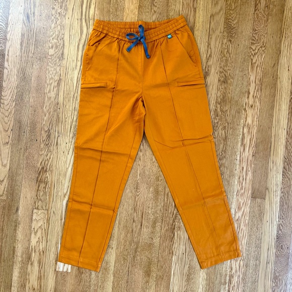 Mediclo | Pants & Jumpsuits | Rare Mediclo Sicily Pintuck Tapered Scrub ...